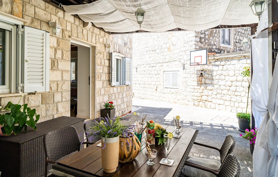 Holiday Home - Dubrovnik-Komolac in Croatia (Ref : CDD859) | Villas in ...