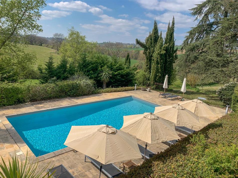 Chateau De La Perse in Aquitaine - villas in France