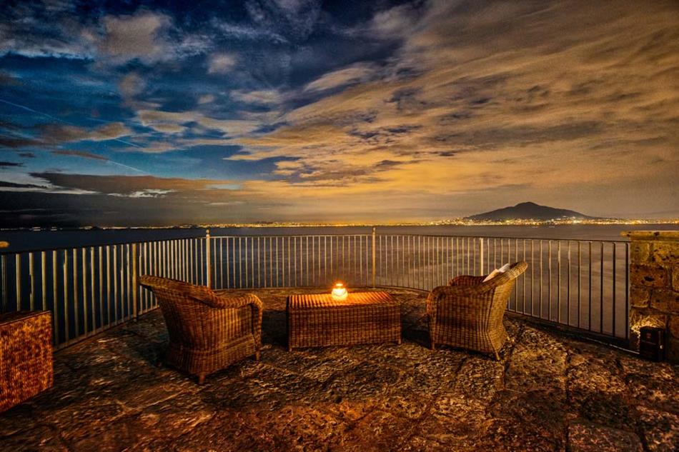 Cliffside Manor in Sorrento with hot tub - villas in Amalfi Coast