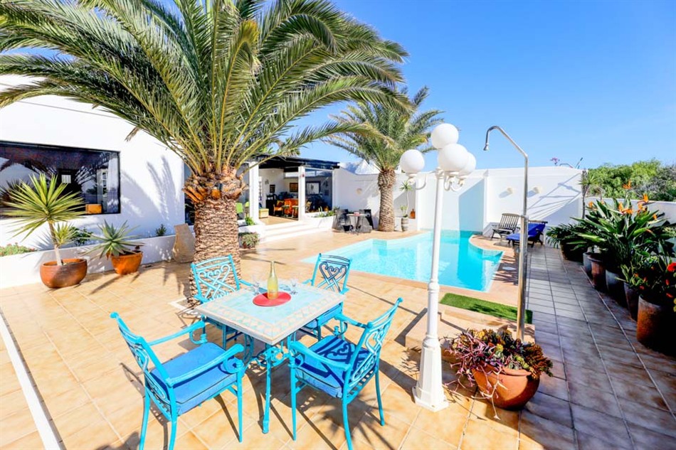 Jasmin in Puerto del Carmen - villas in Lanzarote