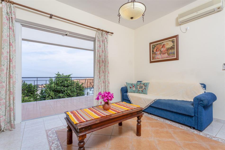 Skala Villa Yellow in Kefalonia - villas in Greece