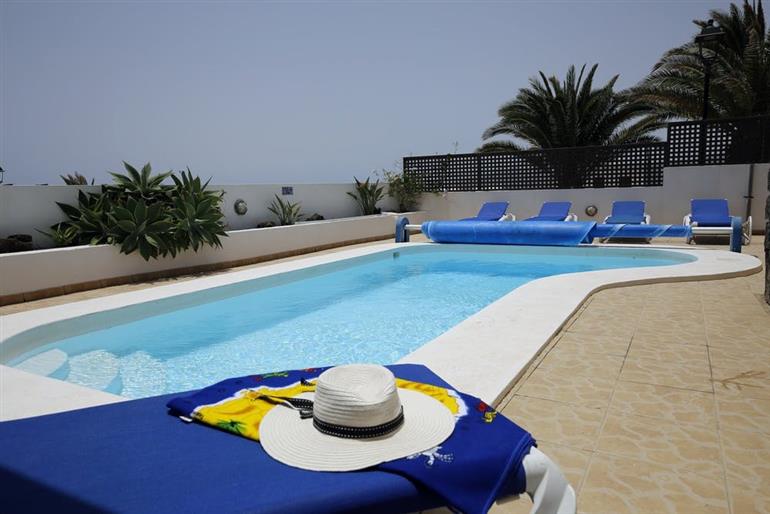 Villa Lisa (Ref : Villa Lisa) in Puerto Del Carmen With Swimming Pool ...