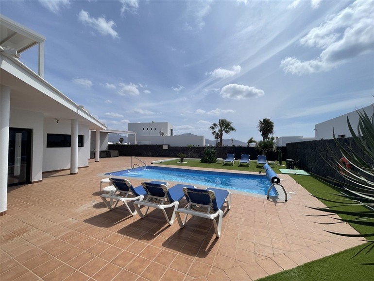 Villa Maria Blanca (Ref : Villa Maria Blanca) in Playa Blanca With ...