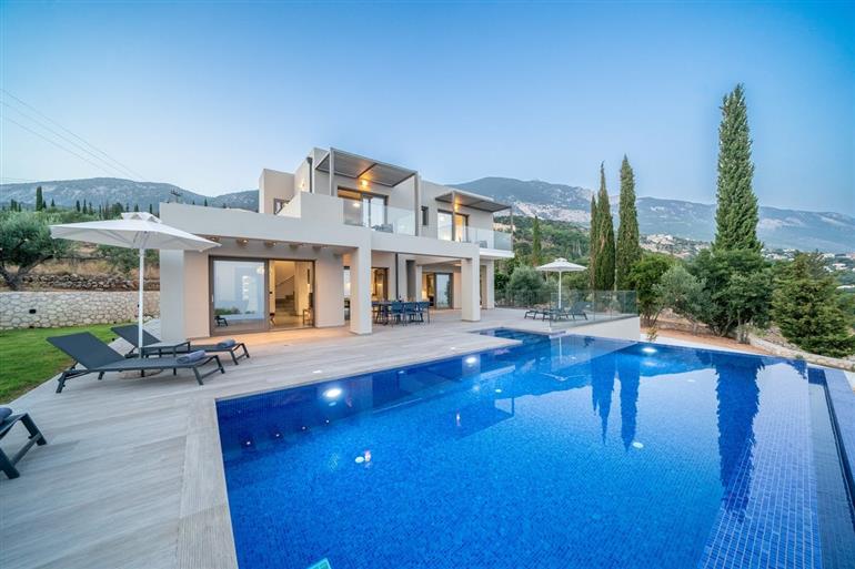 Villa Shades of Blue (Ref : Villa Shades of Blue) in Trapezaki With ...