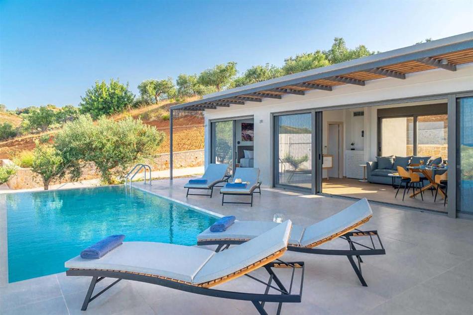 Daphne in Petalidi, Messinia, Peloponnese - villas in Greece