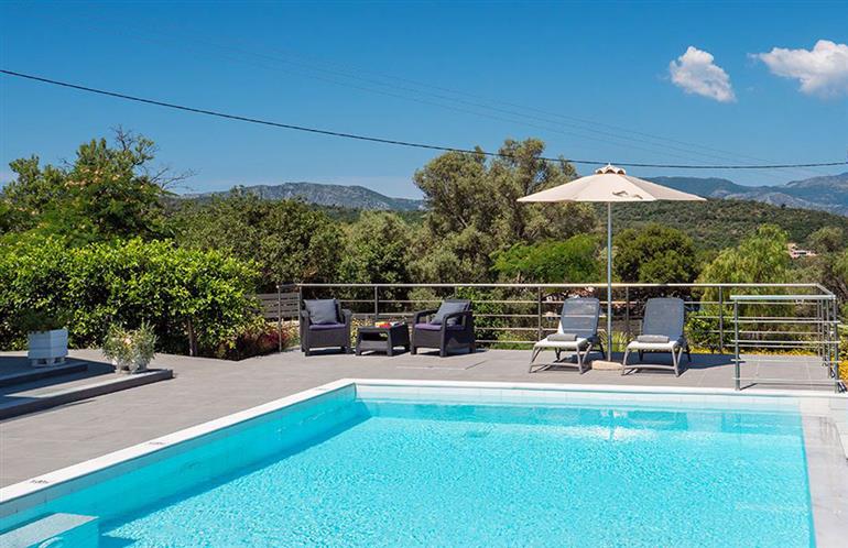 Villa Taphian in Meganissi - villas in Greece