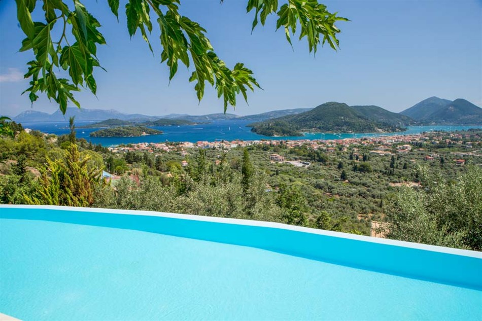 Villa Amalia Rose in Nidri - villas in Lefkas