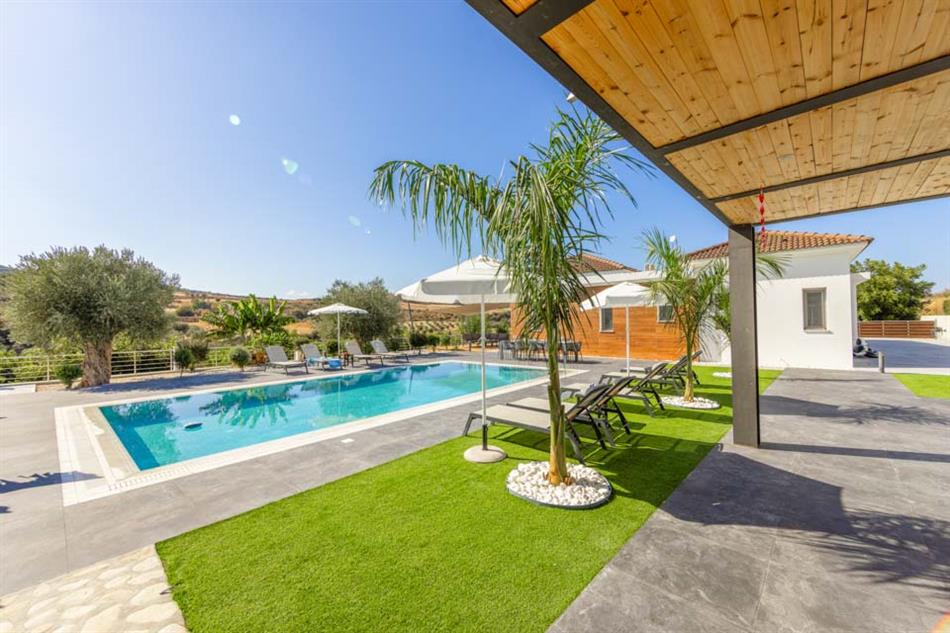 Villa Anastasia Maria in Latchi - villas in Paphos Region