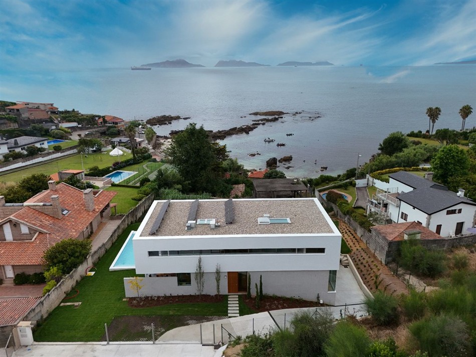Villa Becha in Vigo, Pontevedra - villas in Spain