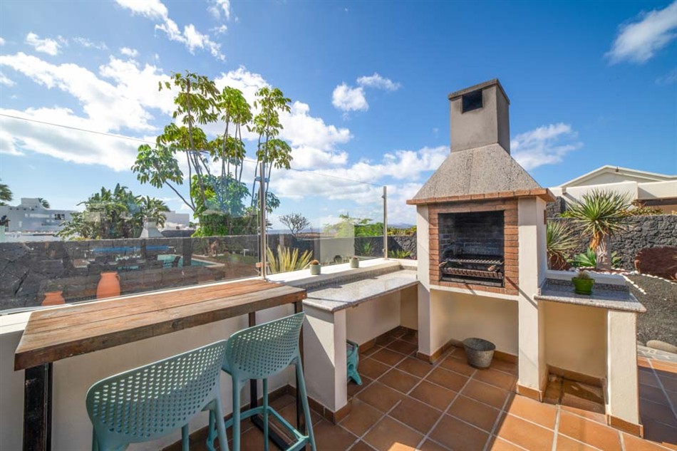 Villa Helena in Playa Blanca with hot tub - villas in Lanzarote