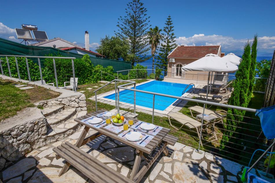 Villa Litsa in Corfu - villas in Greece