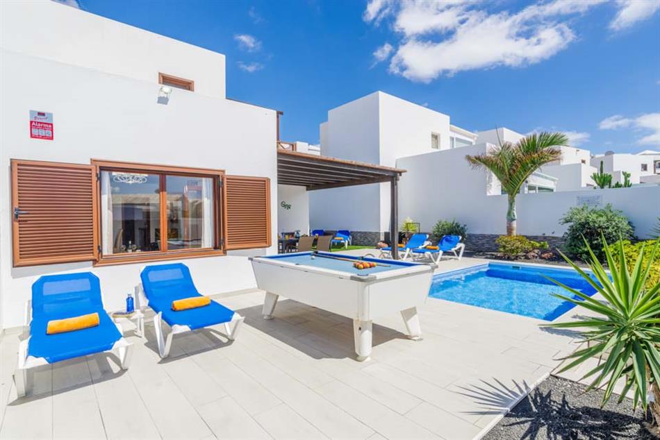 Villa Rioja in Playa Blanca with hot tub - villas in Lanzarote