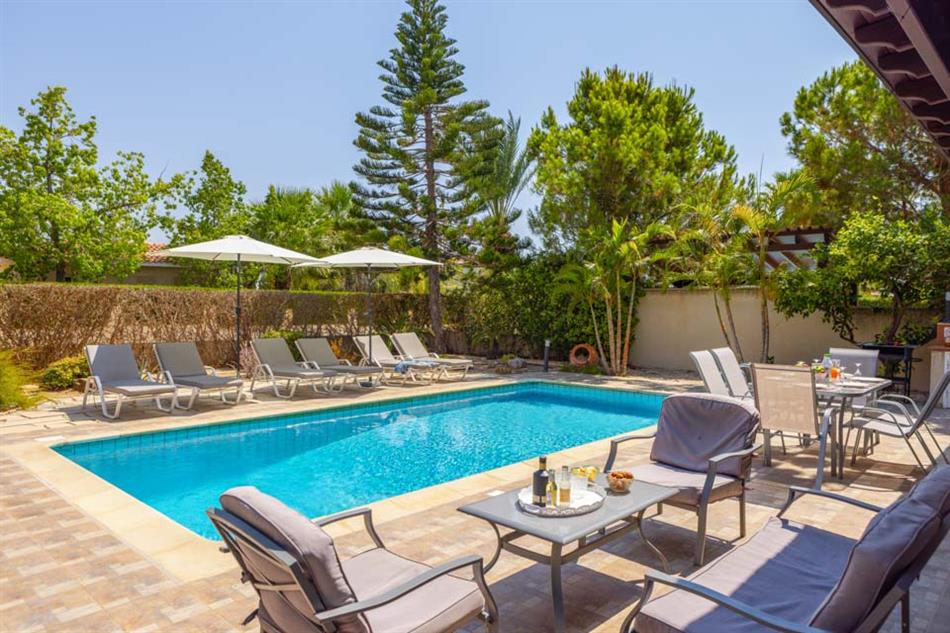 Villa Ultima in Coral Bay - villas in Paphos Region